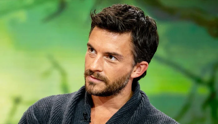 Jonathan Bailey reacts to the accolade of Sexiest Man Alive - Zajel News